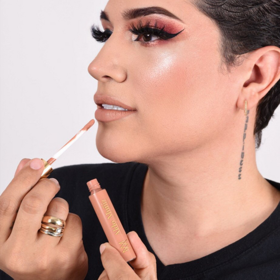 Labial Matte-Tono Coral – Aldo Muñiz Estudio