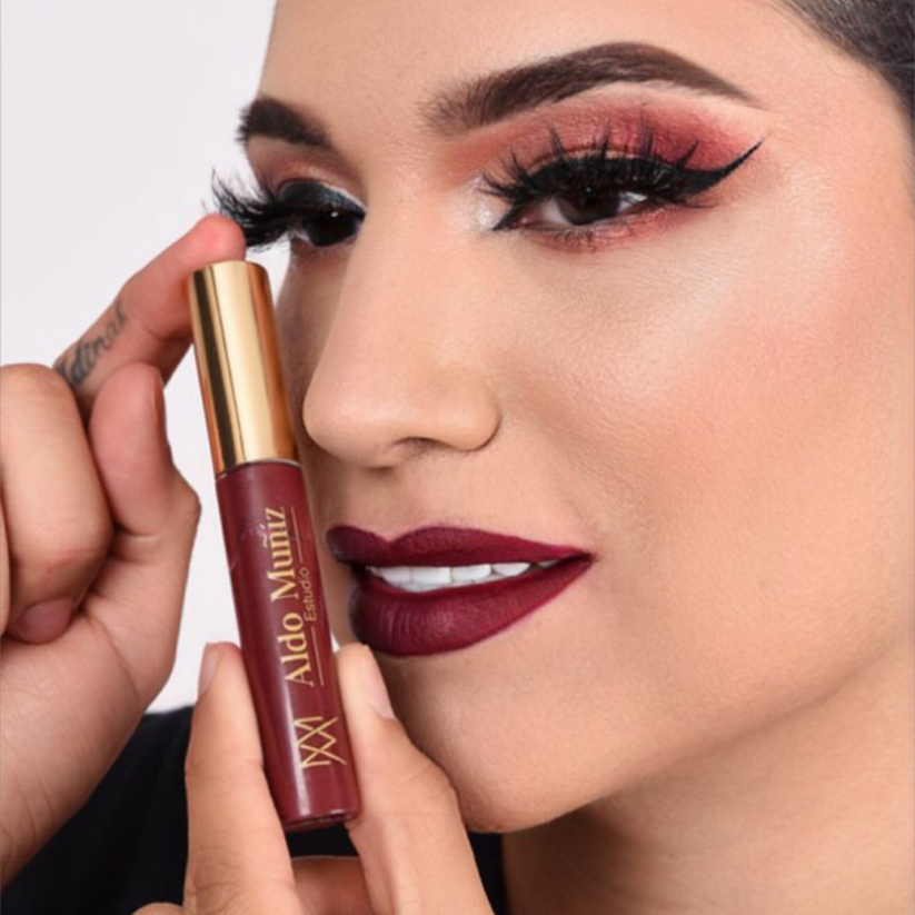 Labial Matte-Tono Wicked – Aldo Muñiz Estudio